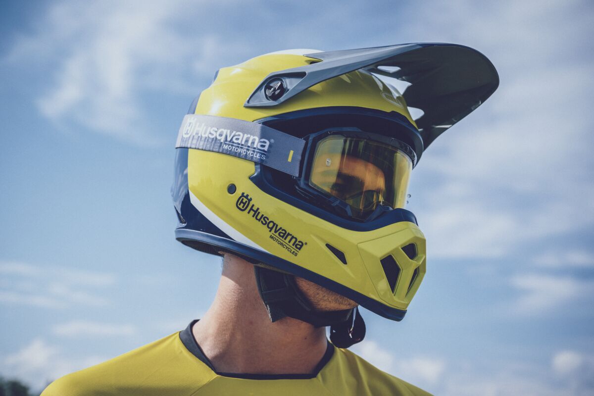 MX 9 MIPS AUTHENTIC HELMET - Husky.ge