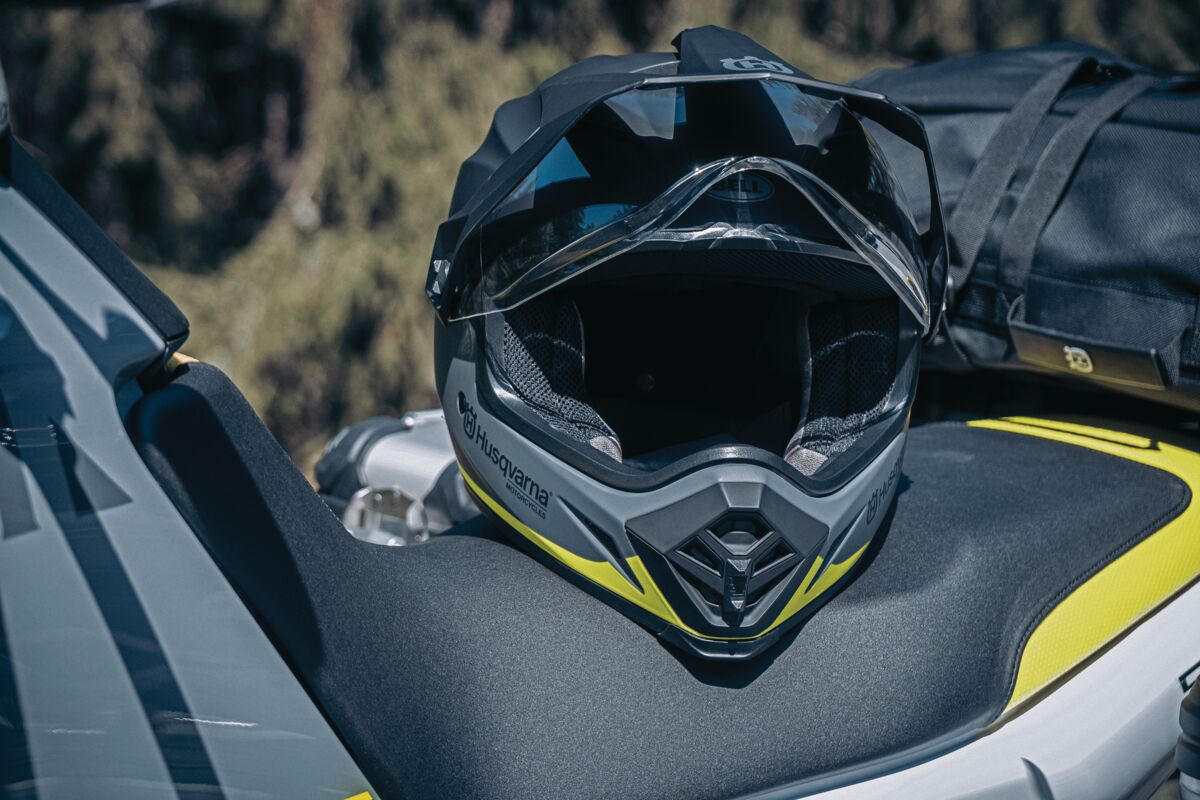 MX-9 ADV MIPS® HELMET - Husky.ge